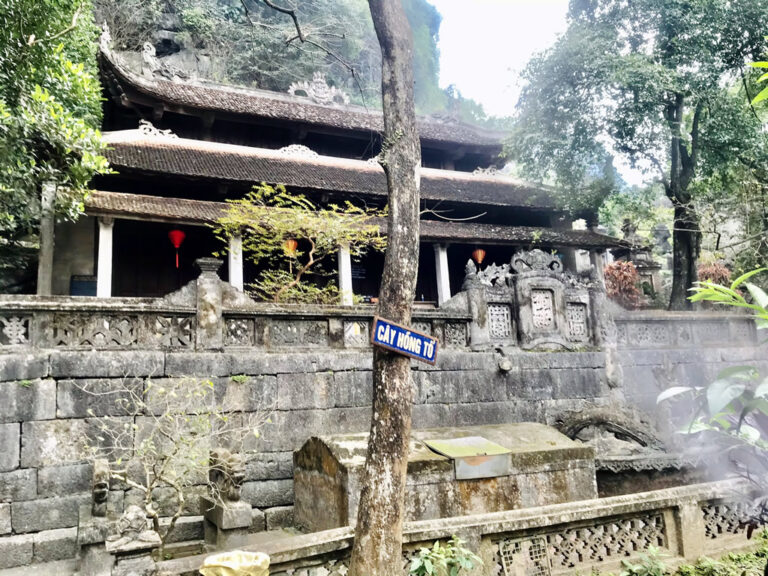 Bích Động Pagoda - Discover Ninh Binh